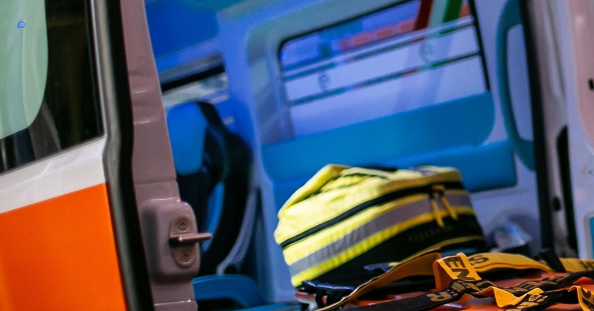 Incidente nella notte: tre ragazzi finiscono fuori strada - Corriere ...