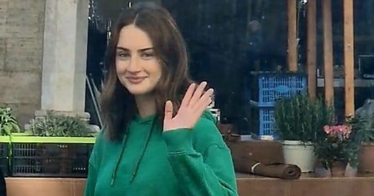 Chi è Grace Van Patten, l'attrice che interpreta Amanda Knox nella ...