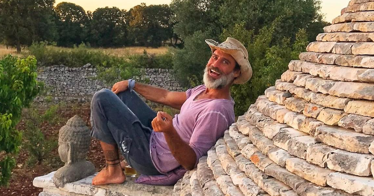 Raz Degan, dall'infanzia nel Kibbutz in Israele alla vita nel trullo in ...