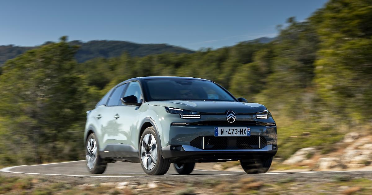 C4 e C4X: la Citroen ed il segmento C. Motorizzazioni elettriche ed ...
