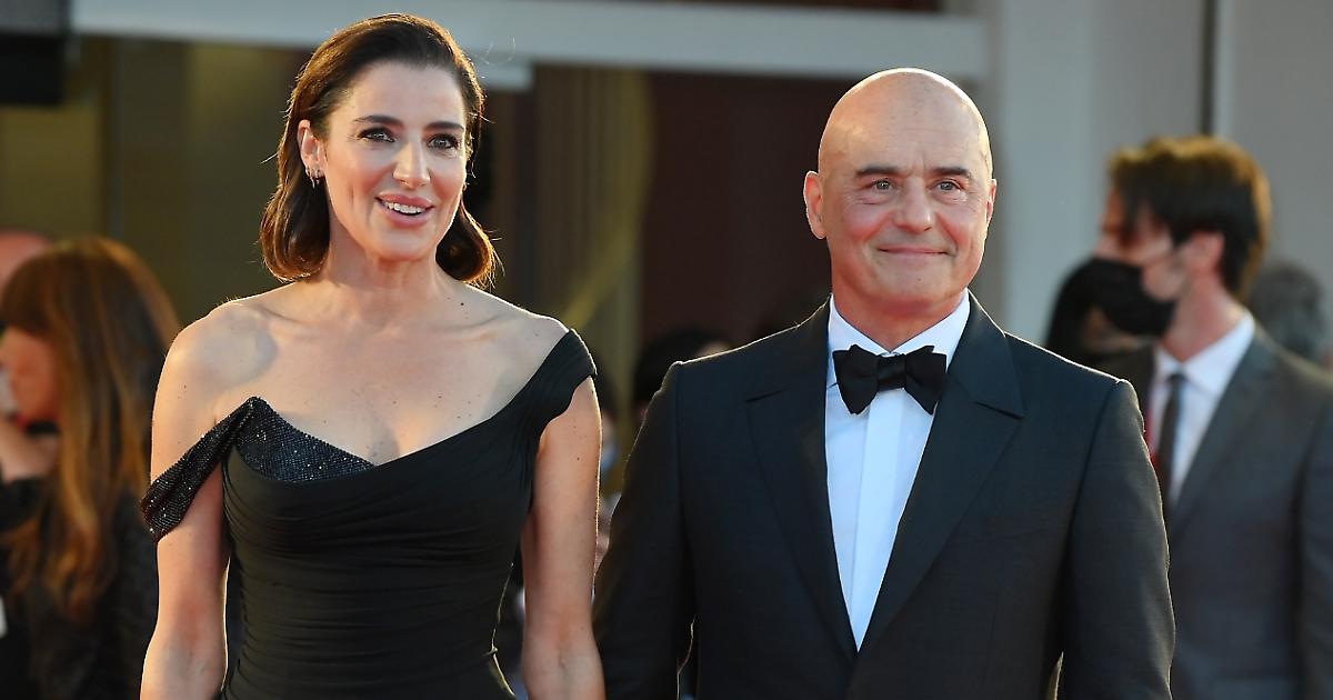 Luca Zingaretti e la storia d'amore con Luisa Ranieri: il colpo di ...