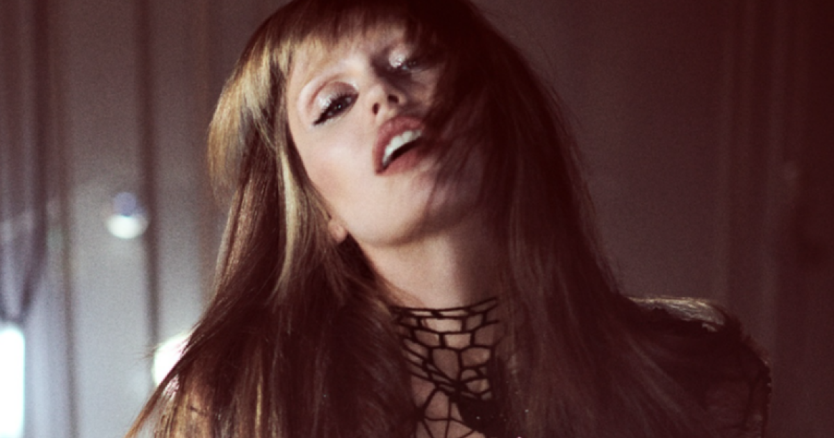 Miley Cyrus nella sua era vintage e glamour: i look audaci del nuovo ...