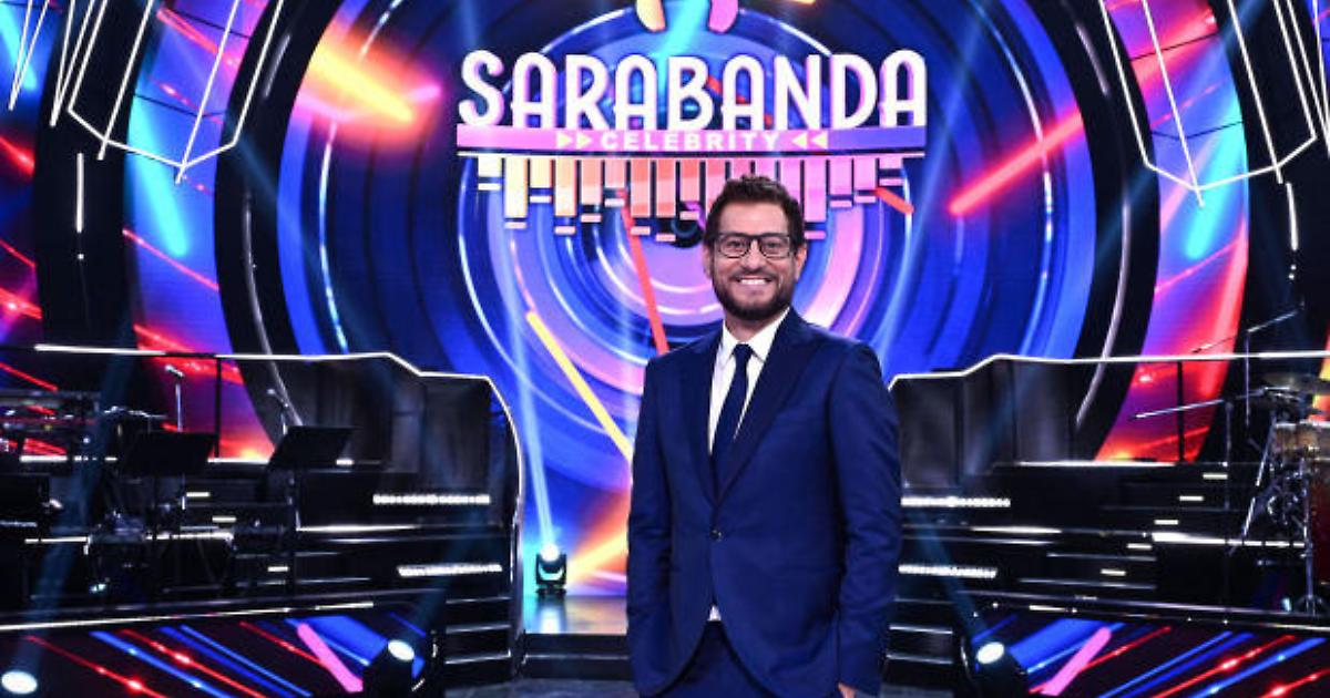 Sarabanda Celebrity stasera in tv domenica 25 maggio su Italia 1. Torna lo show con Enrico Papi ...