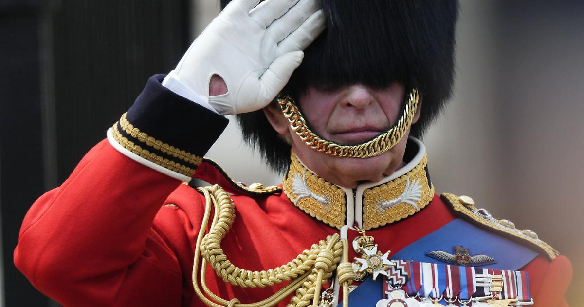 Re Carlo cambia la parata: a Trooping the Colour niente cavallo per il sovrano e Kate ci sarà ...