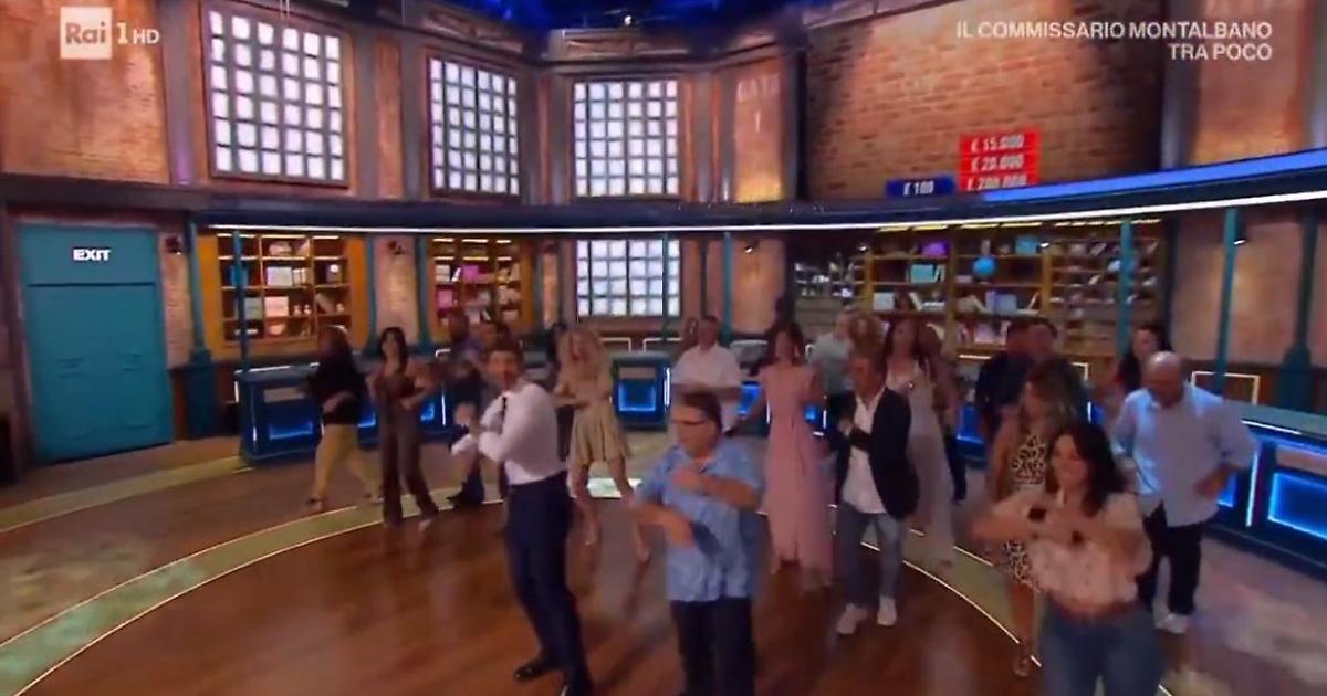 Oh Ma conquista Affari tuoi: De Martino e Pasqualone inventano la ...