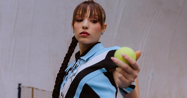 Sarah Toscano, la ragione dietro al suo look da tennista sul palco di ...