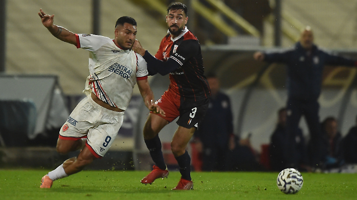 Un goffo autogol salva il Perugia: contro la Torres finisce 1-1 ...